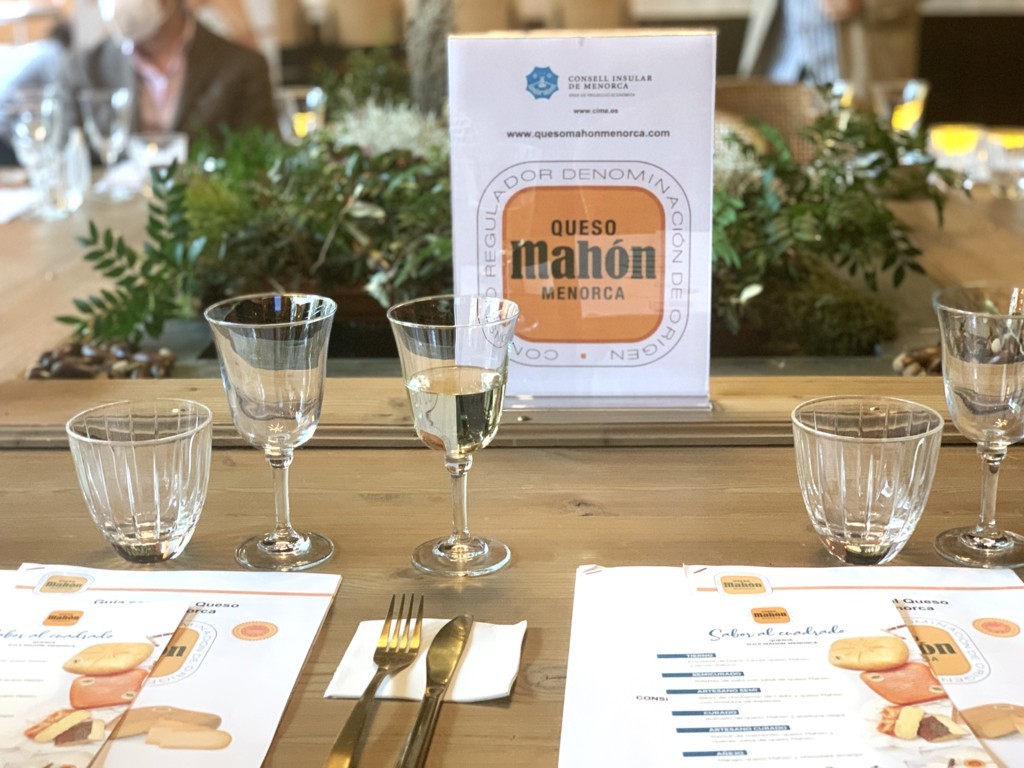 Quesos DOP Mahón–Menorca: sabor al cuadrado - La Mesa Habla